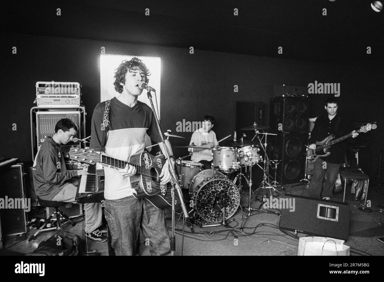 Super Furry Animals rehearsing their second album Radiator at the now ...