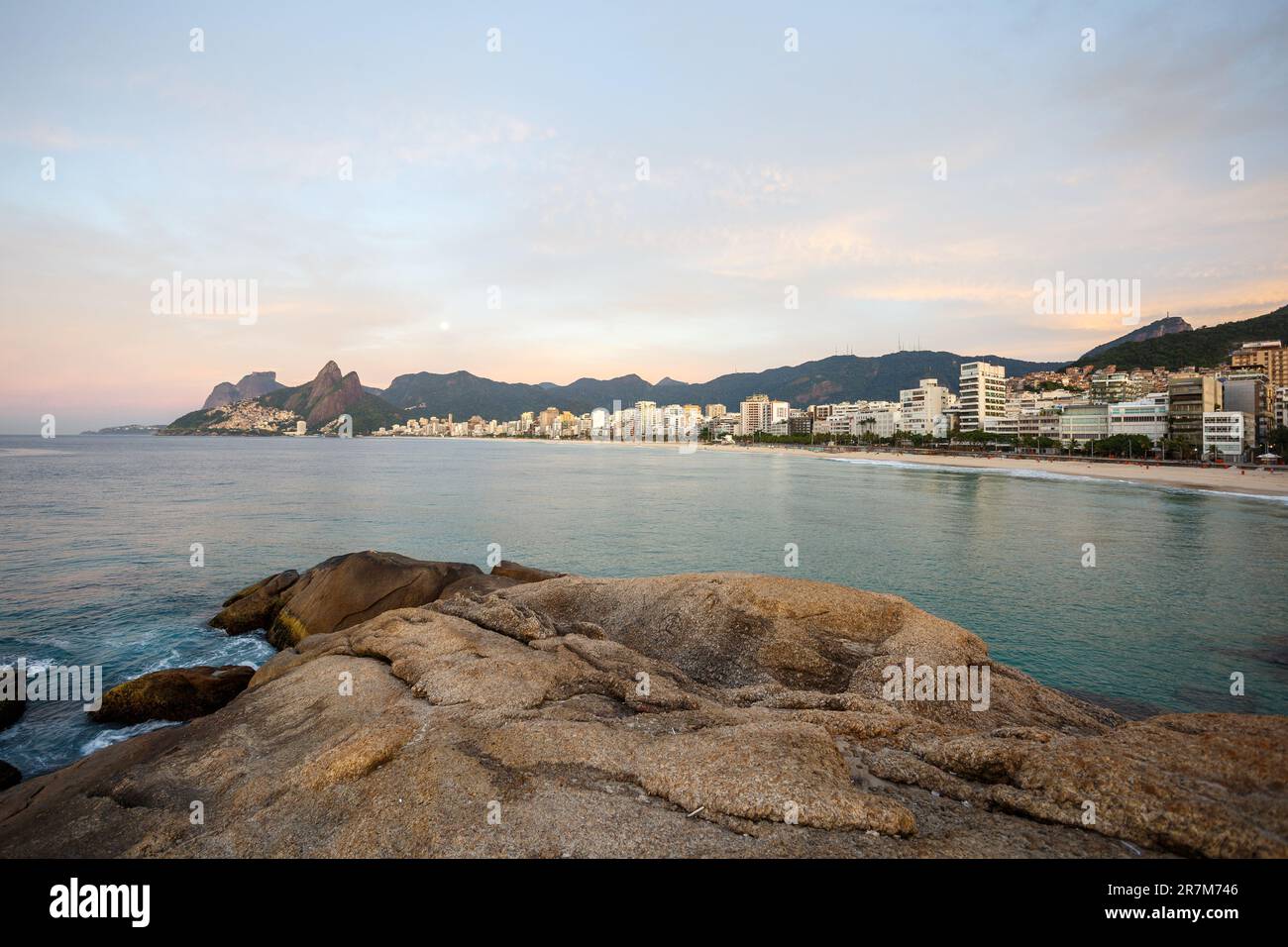 Praia de ipanema hi-res stock photography and images - Alamy