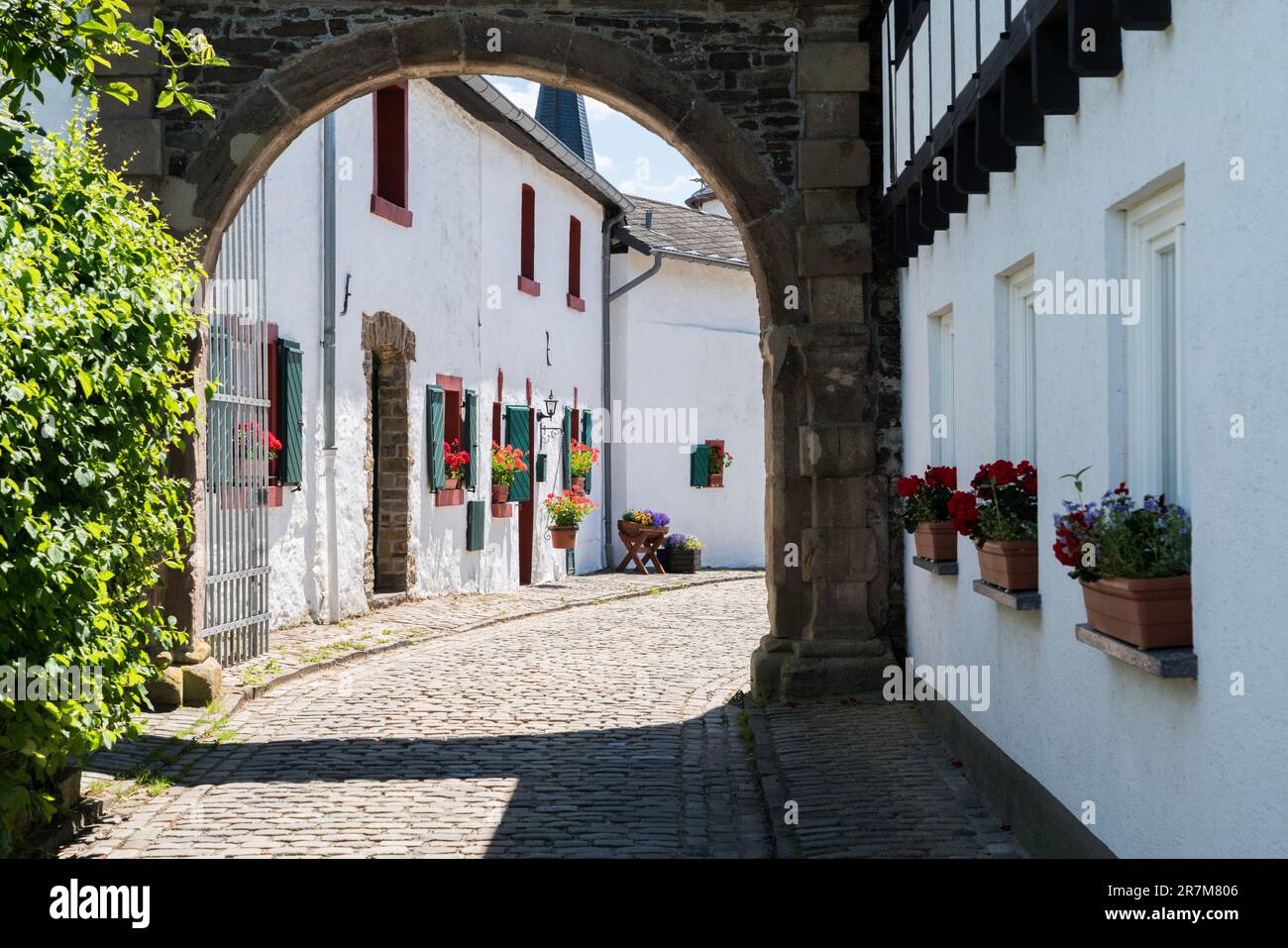 castle Reifferscheid in Hellenthal Eifel Stock Photo - Alamy