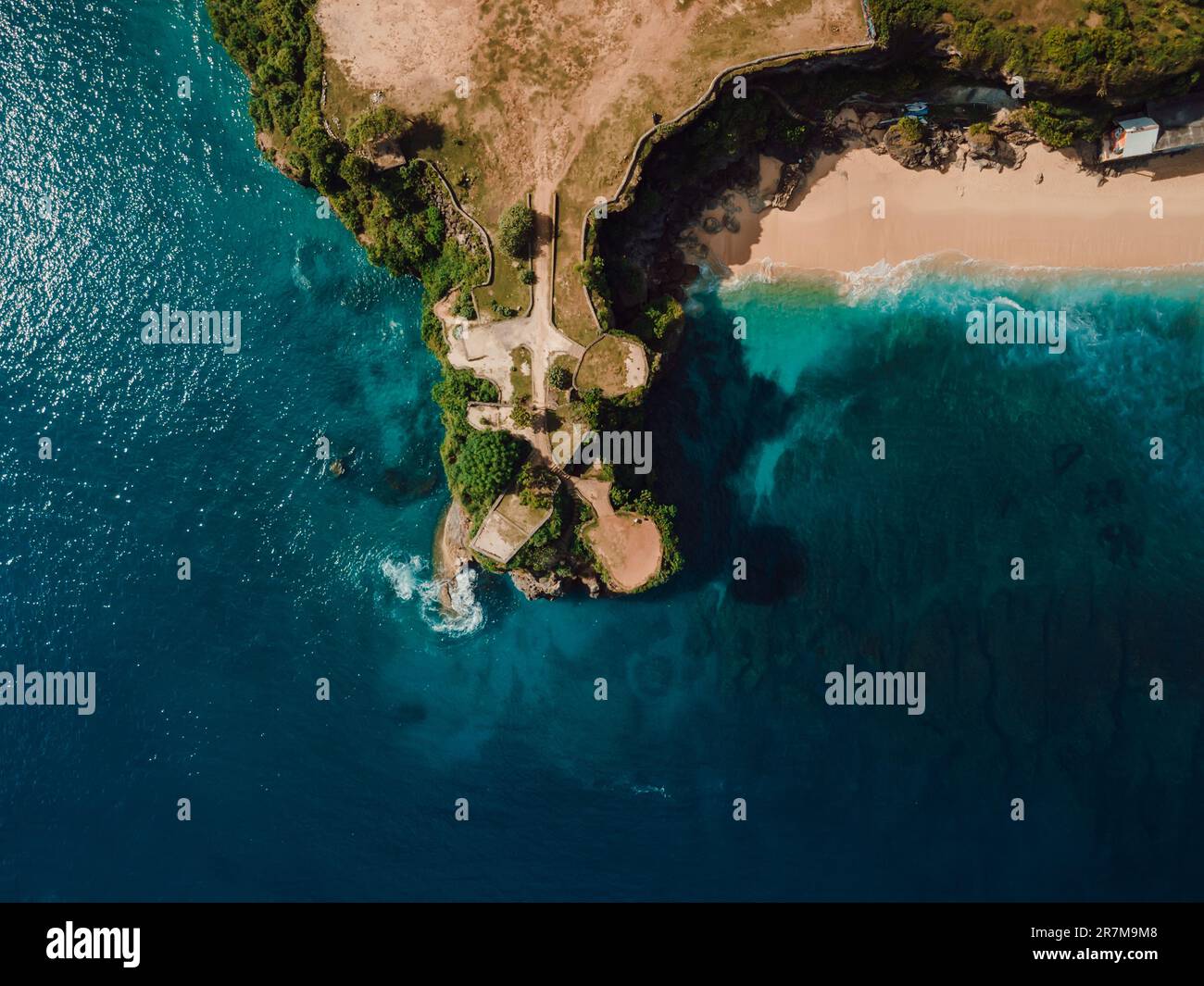Aerial top view rock beach hi-res stock photography and images - Alamy