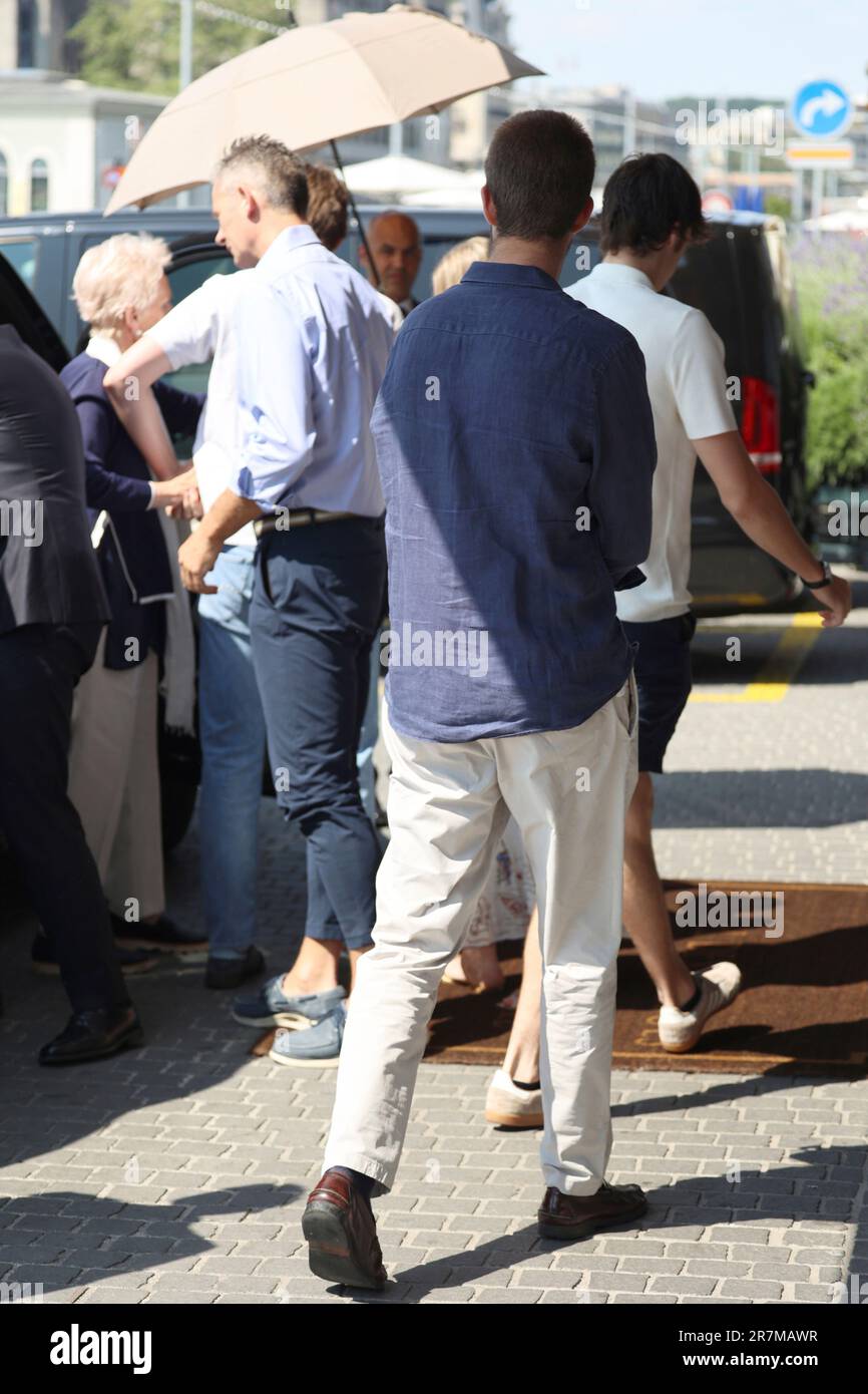 Irene Urdangarin arriving at the hotel on her graduation day ...