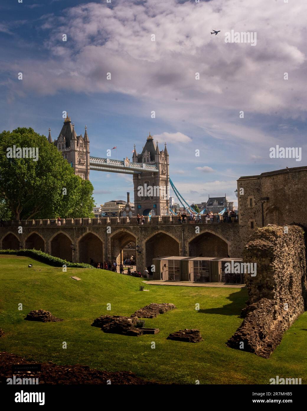 Inside the tower of london hi-res stock photography and images - Alamy
