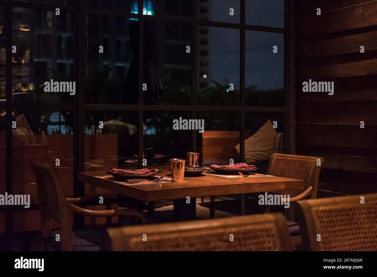 Interior counter japanese sushi restaurant hi-res stock photography and ...