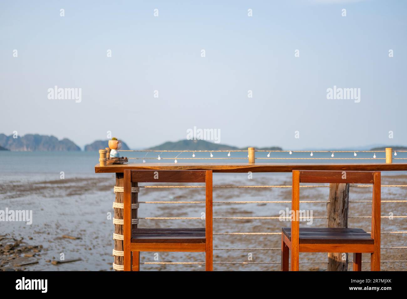 Outdoor bar counter on the terrace, with view of the sea on the ...