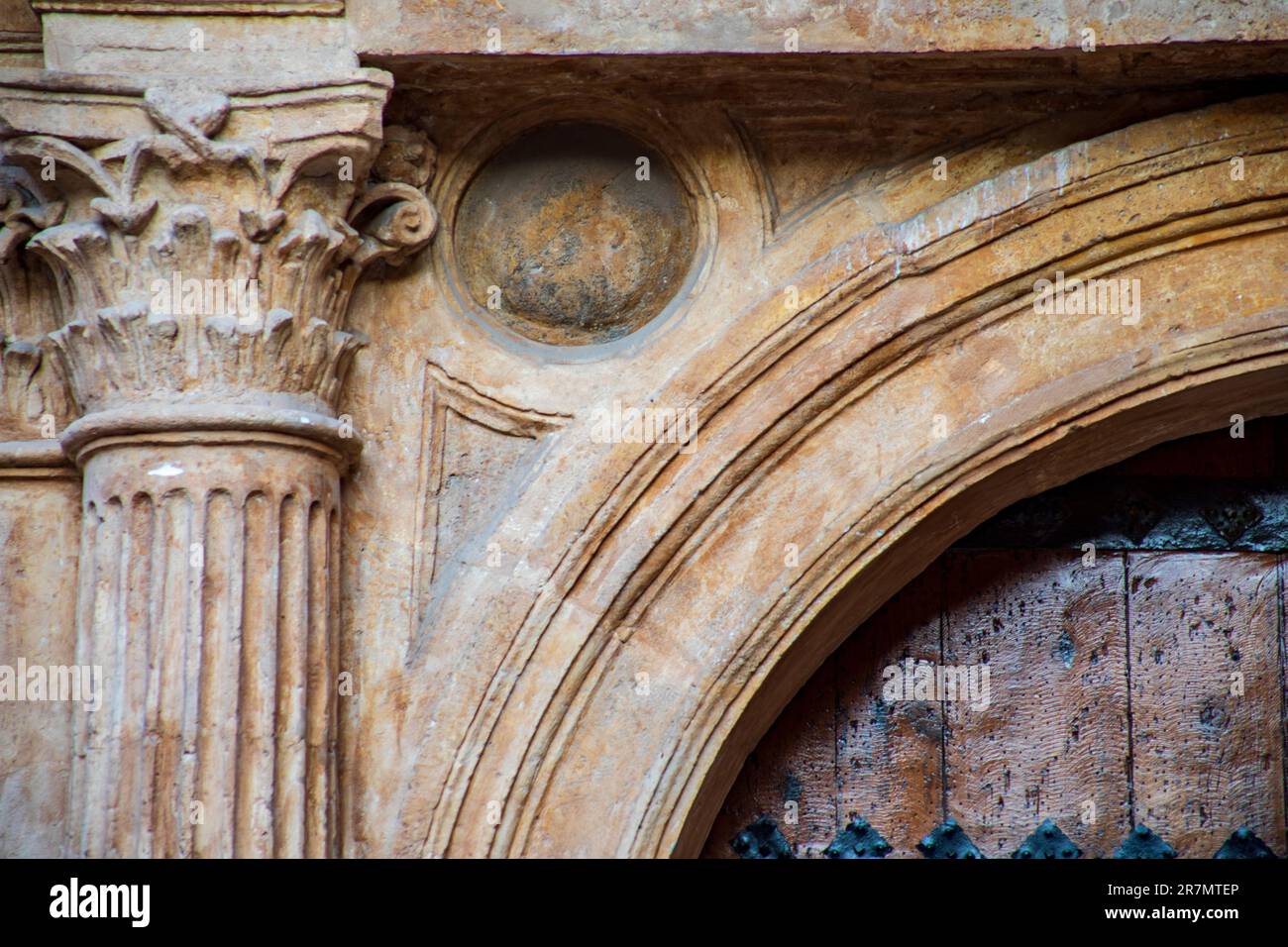 Semicircular column hi-res stock photography and images - Alamy