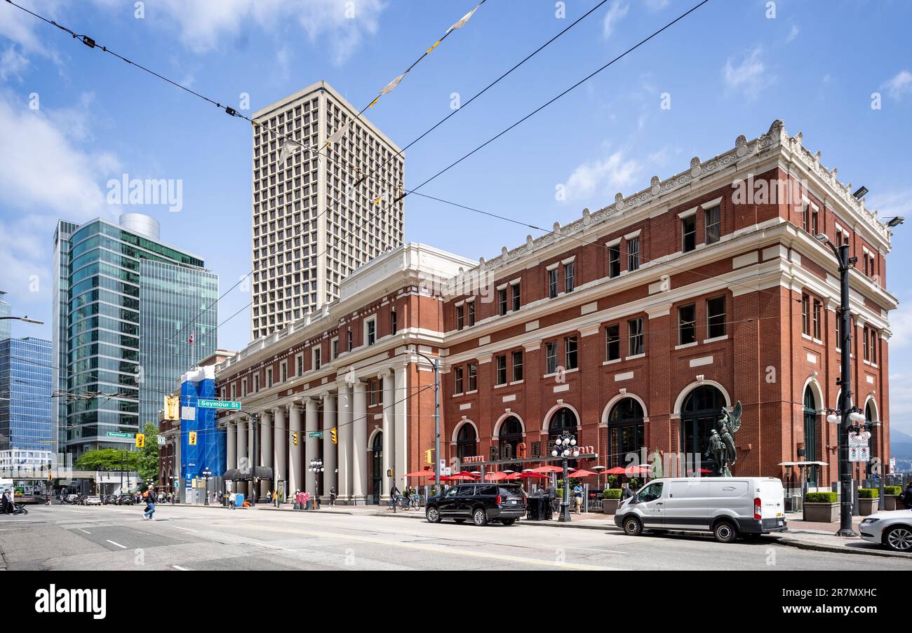 The iconic Waterfront Train Station on the waterfront in Vancouver ...