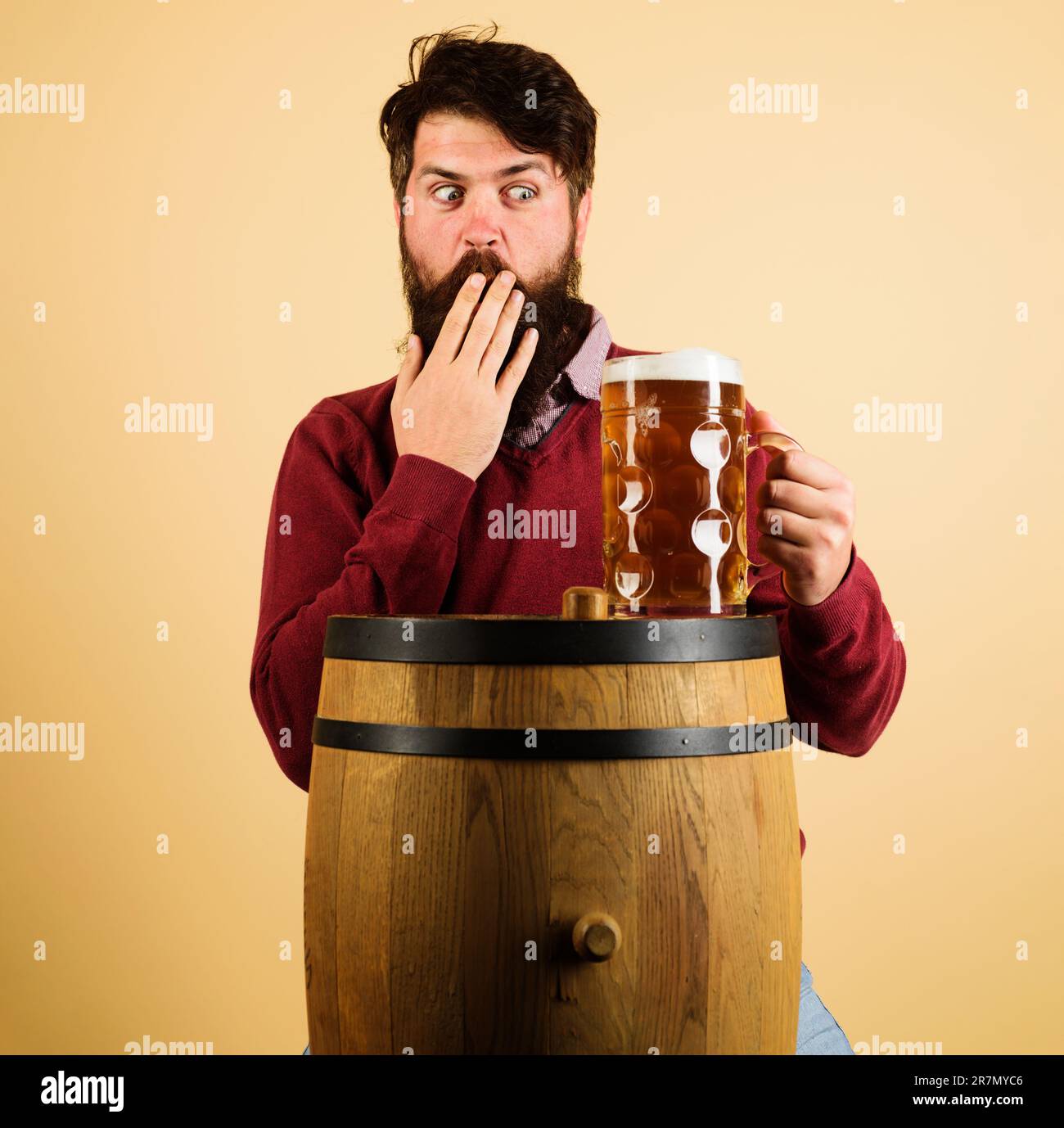 Wooden bar barrel hi-res stock photography and images - Alamy