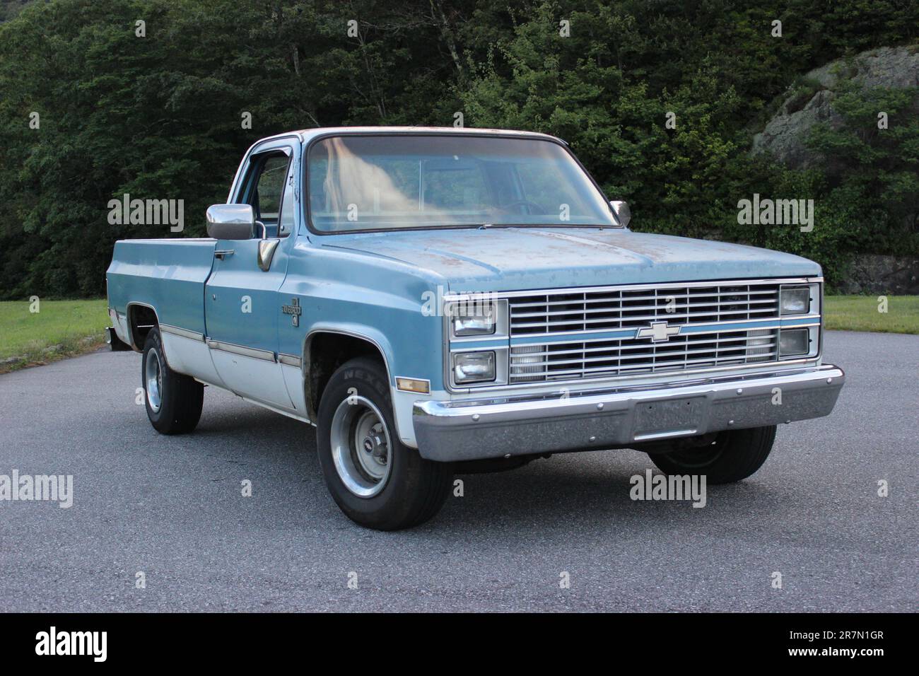 Squarebody truck hi-res stock photography and images - Alamy