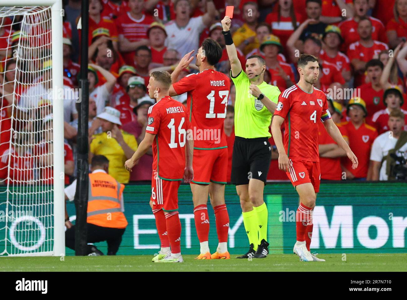 Player sent off international hi-res stock photography and images - Alamy