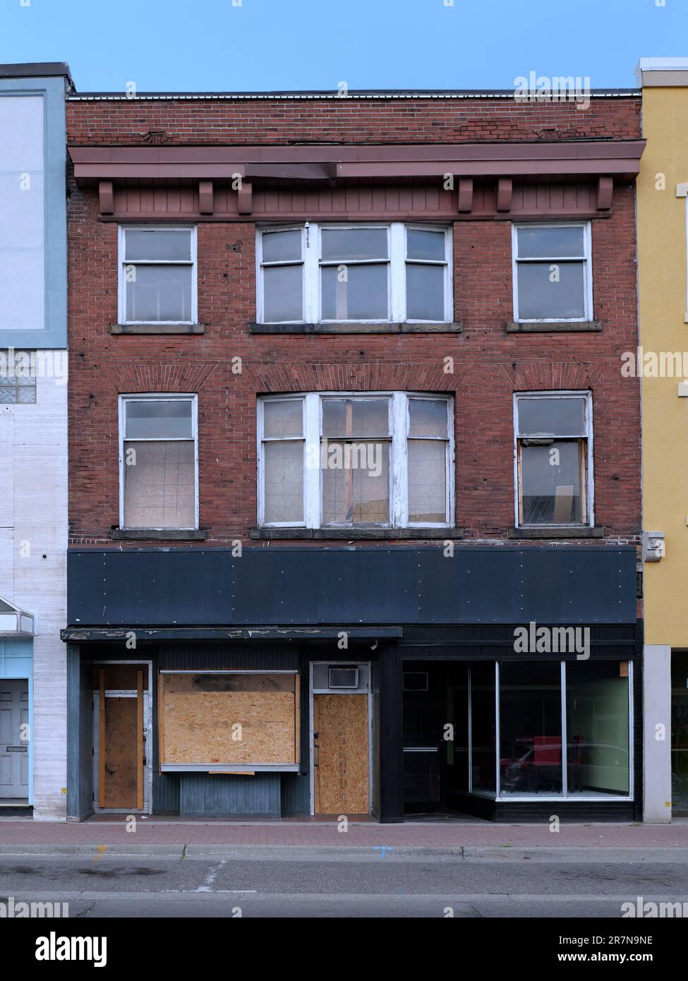 Small brick building hi-res stock photography and images - Alamy