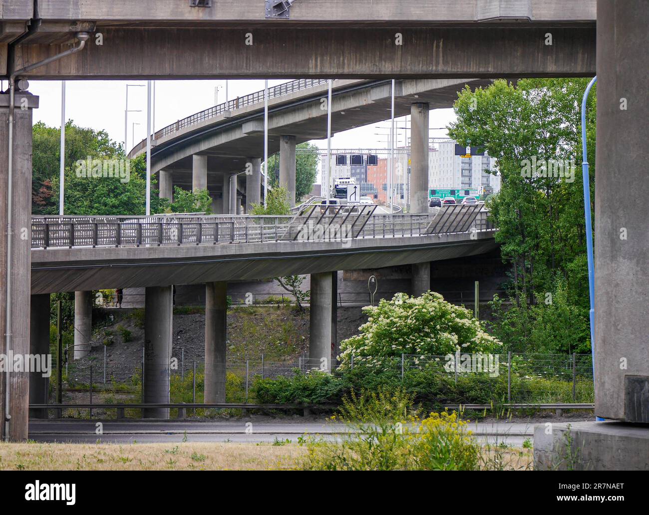 Rail and car bridges hi-res stock photography and images - Alamy