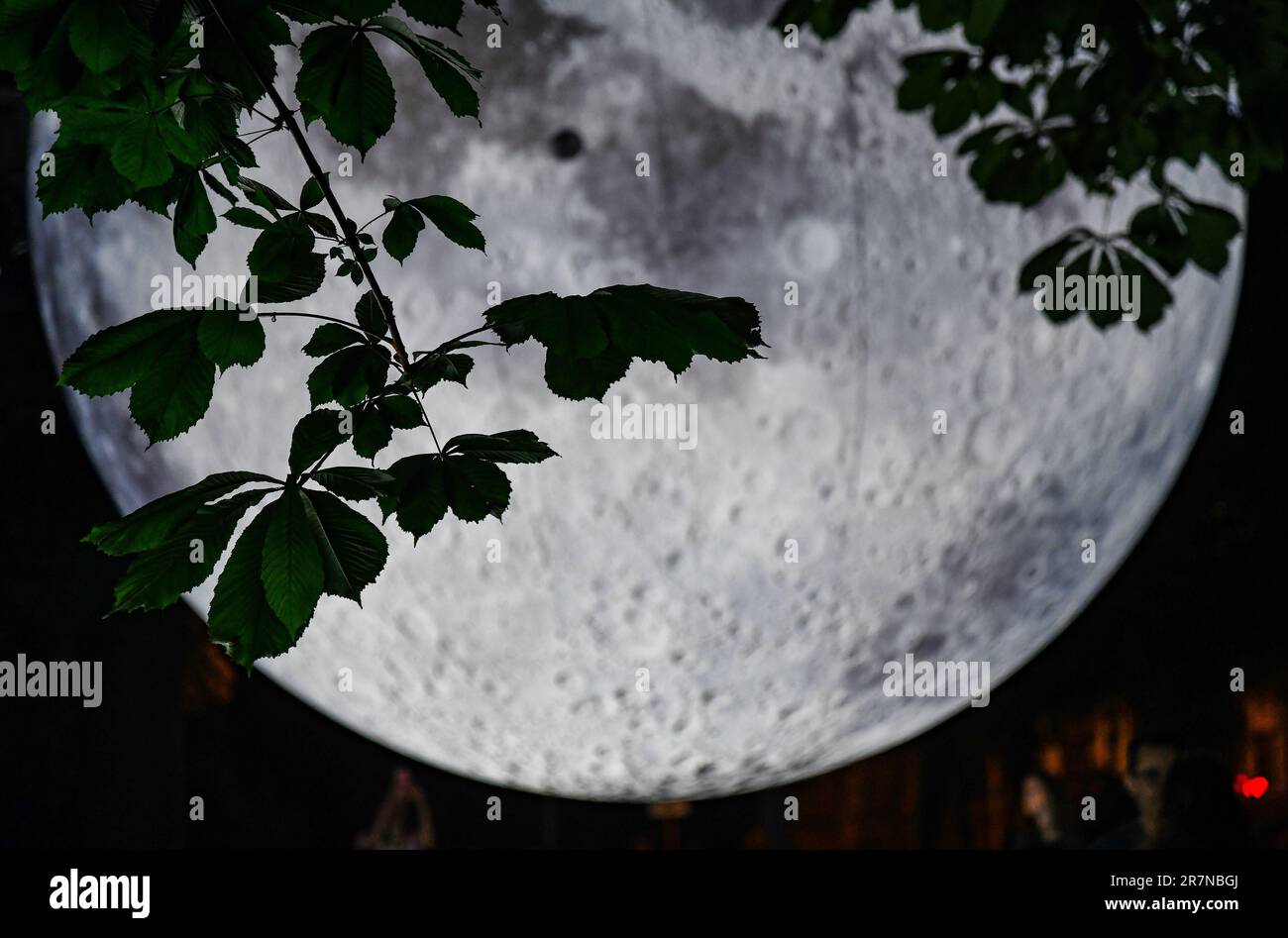 An impressive light installation called "Touch the Moon" was installed ...