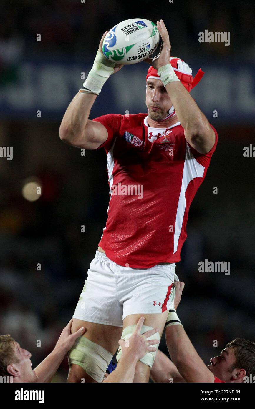 Alun wyn jones welsh rugby player hi-res stock photography and images ...