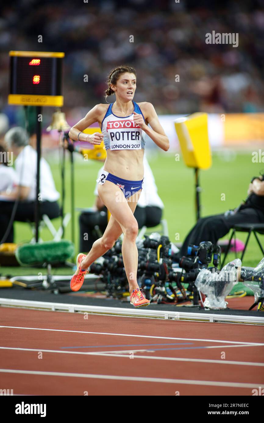 Elizabeth Potter participating in the 10.000m final at the World ...