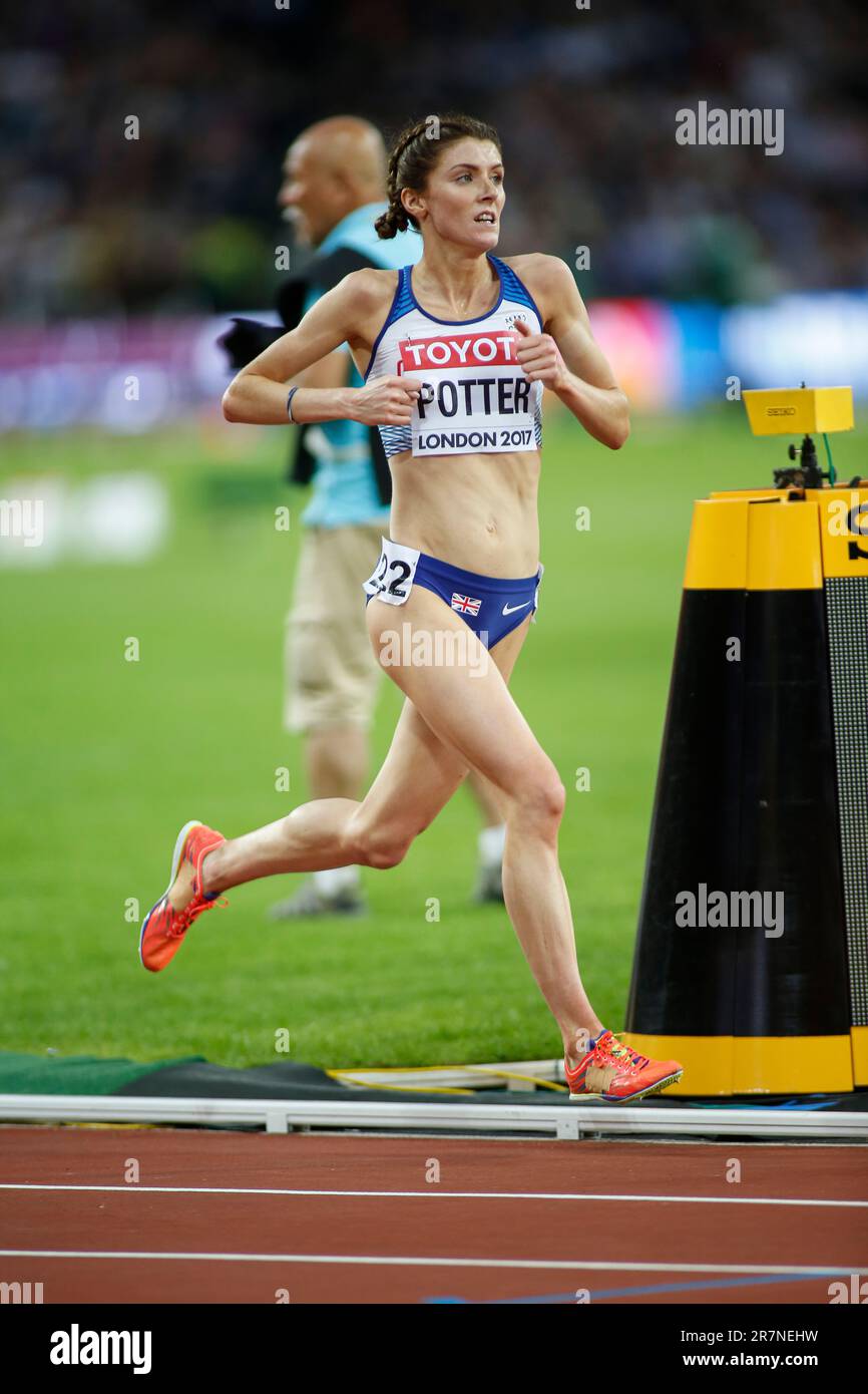Elizabeth Potter participating in the 10.000m final at the World ...