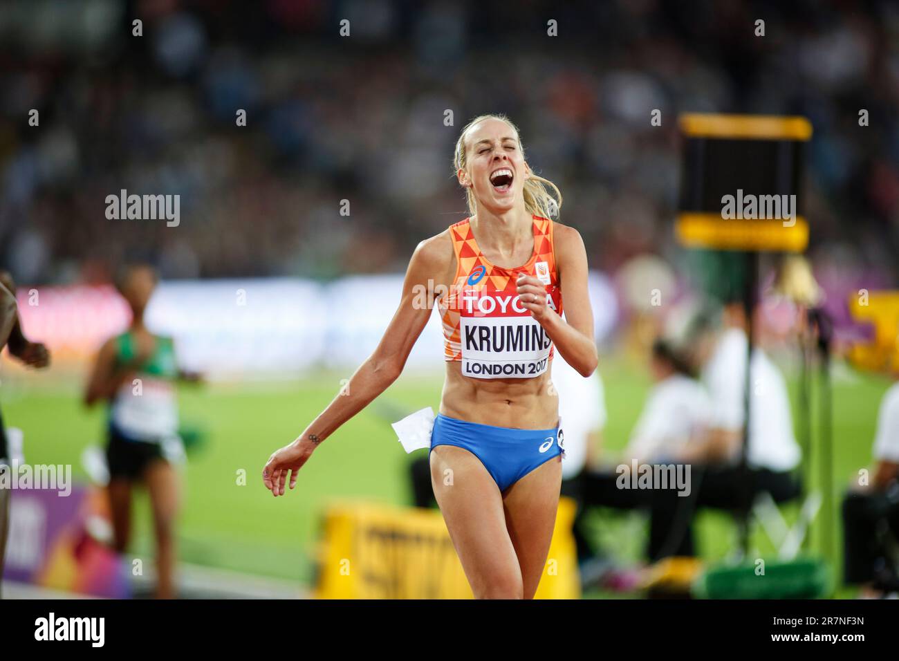 Susan Krumins participating in the 10.000m final at the World Athletics ...