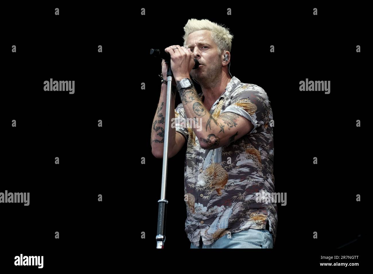 Onerepublic lead singer ryan tedder hi-res stock photography and images ...