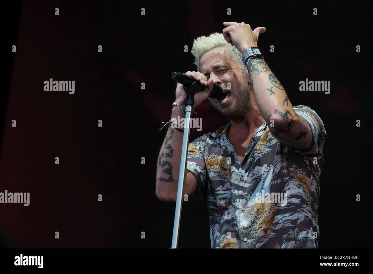 Onerepublic lead singer ryan tedder hi-res stock photography and images ...