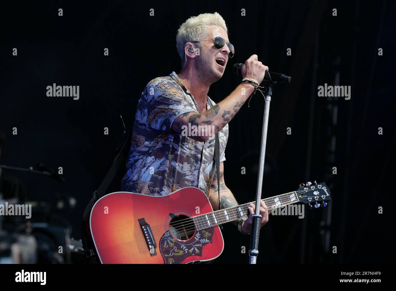 Onerepublic lead singer ryan tedder hi-res stock photography and images ...