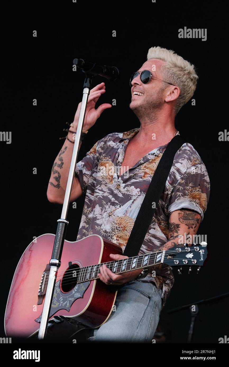 Onerepublic lead singer ryan tedder hi-res stock photography and images ...