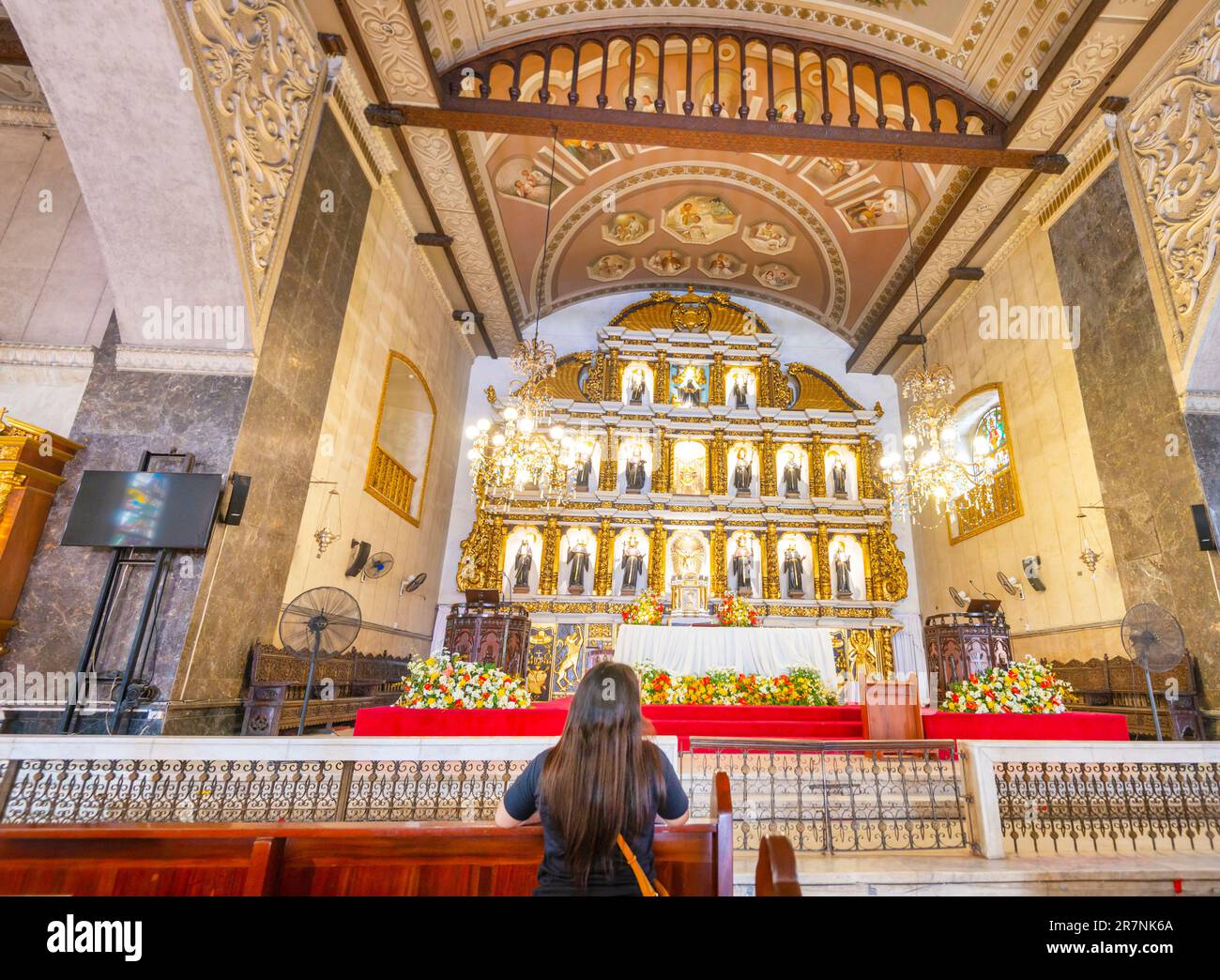 Filipino woman praying catholic hi-res stock photography and images - Alamy