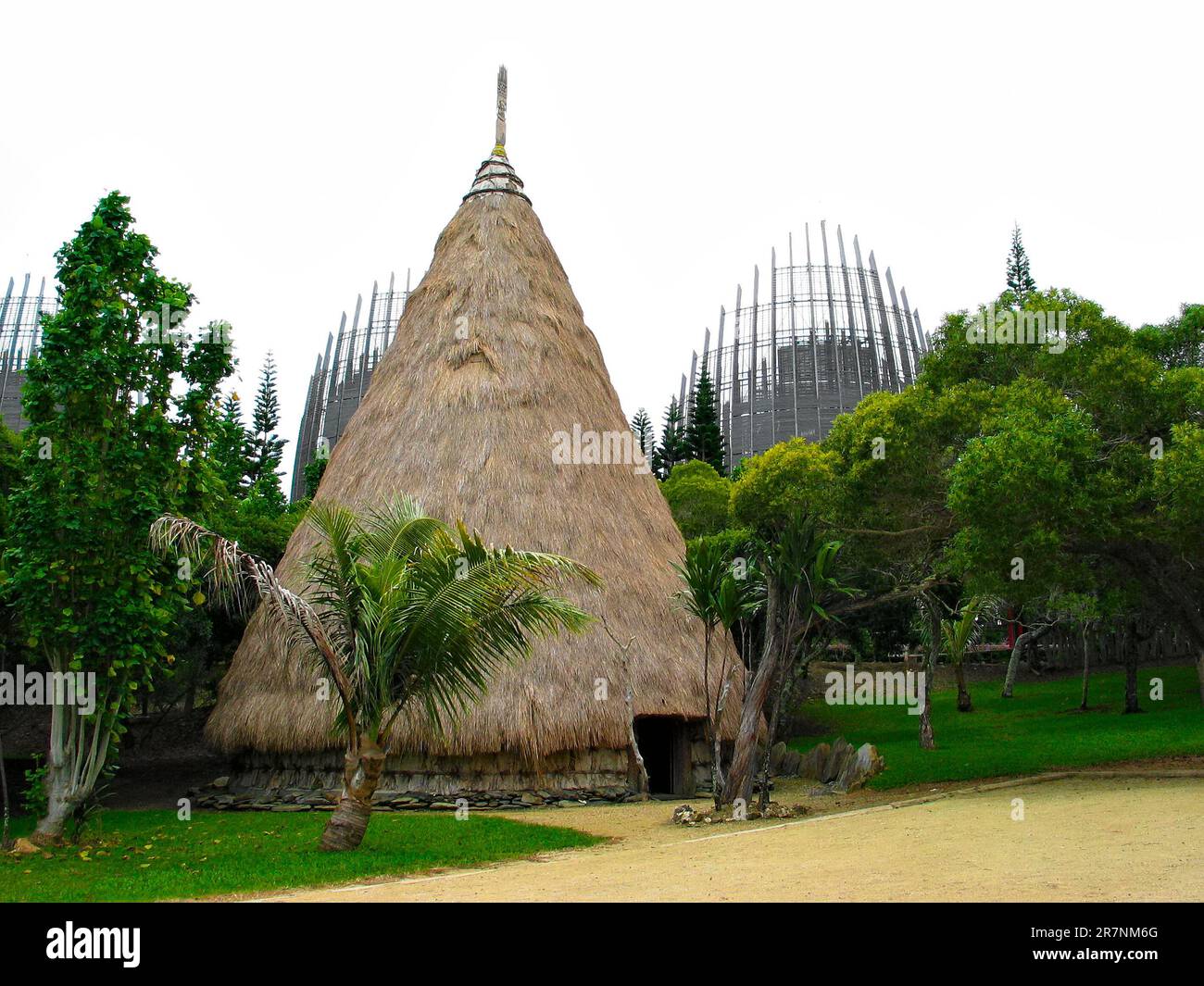 Kanak / Canaque hut, typical authentic Melanesian style house Stock ...