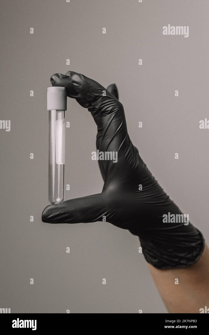 Liquid extraction in a beaker hi-res stock photography and images - Alamy