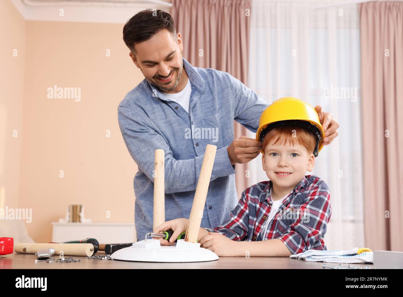 Hard hat family hi-res stock photography and images - Alamy