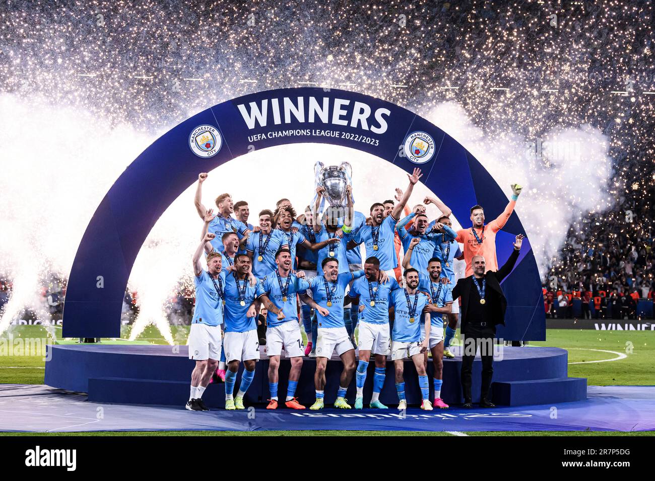 Gundogan celebrate champions league hi-res stock photography and images ...