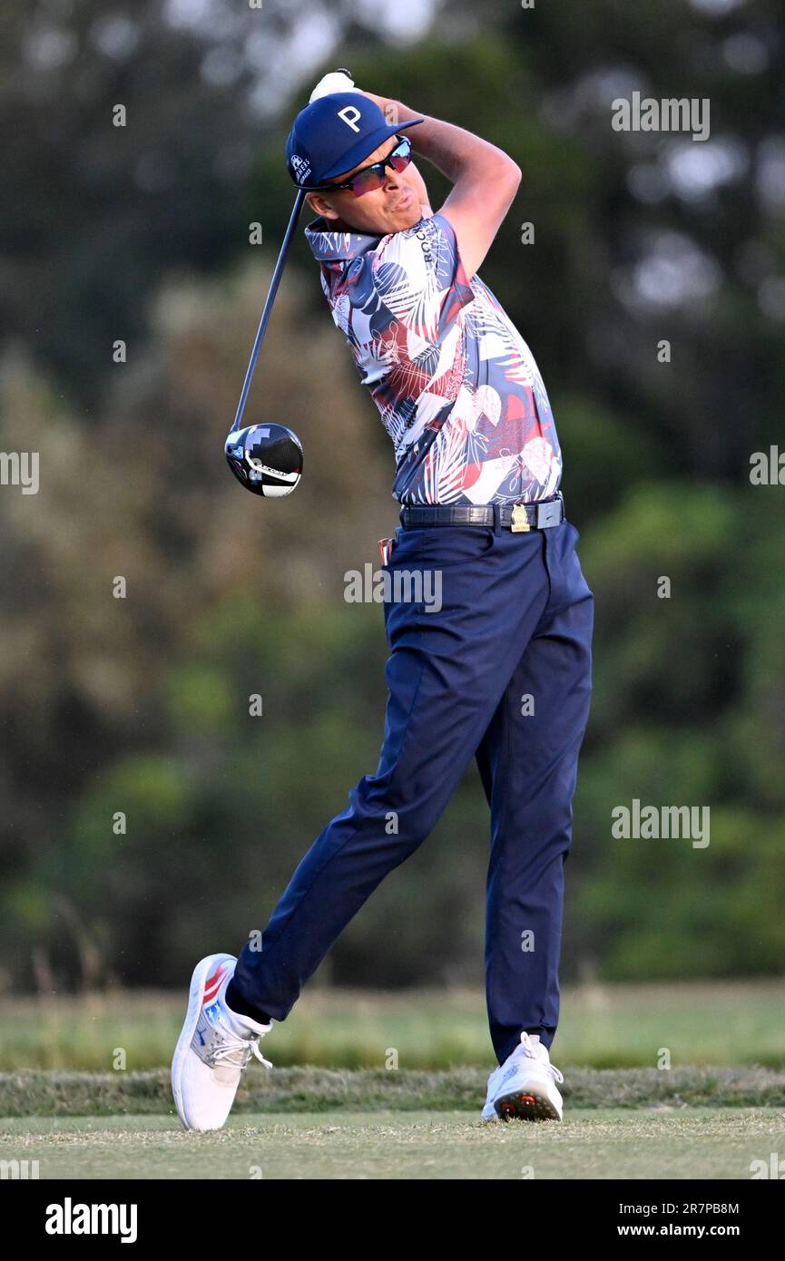 Live golf scores hi-res stock photography and images - Alamy