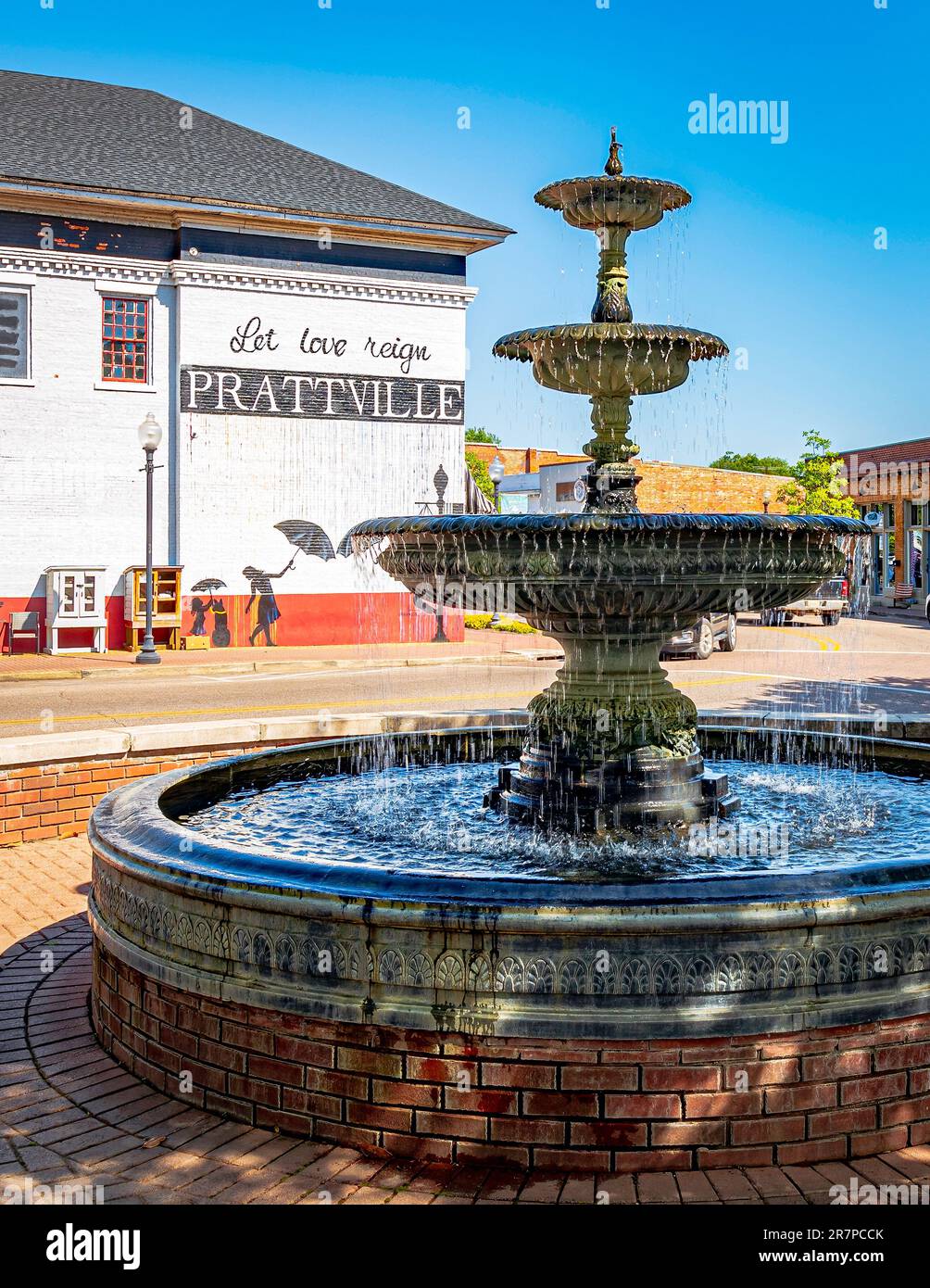 Downtown city small local water hi-res stock photography and images - Alamy