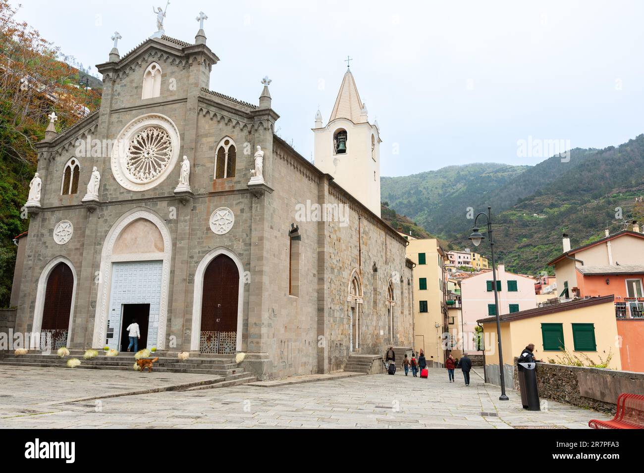 Italian hillside village hi-res stock photography and images - Alamy