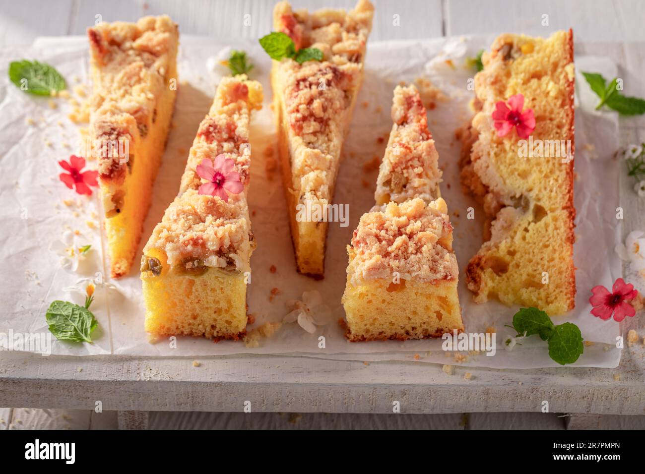 Sweet gooseberry butter cake hi-res stock photography and images - Alamy