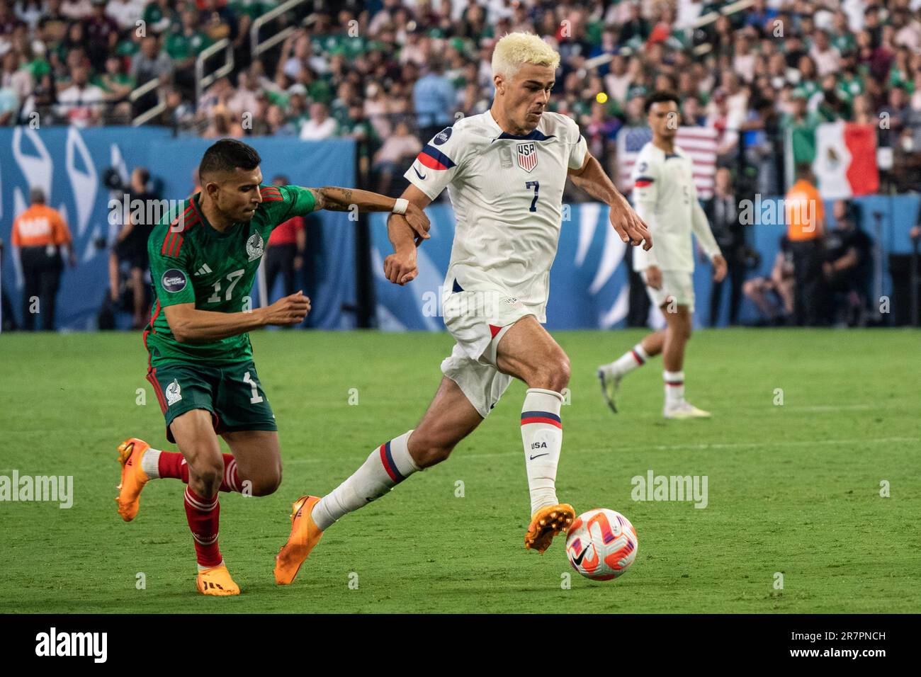 7 giovanni reyna hi-res stock photography and images - Alamy