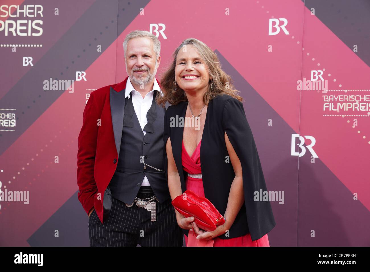 Sven-Oliver Mueller und Marie Therese Relin bei der Verleihung des 44 ...