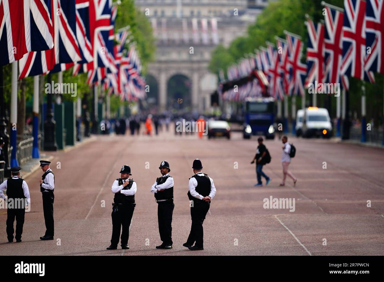 Police on The Mall ahead of the Trooping the Colour ceremony at Horse ...