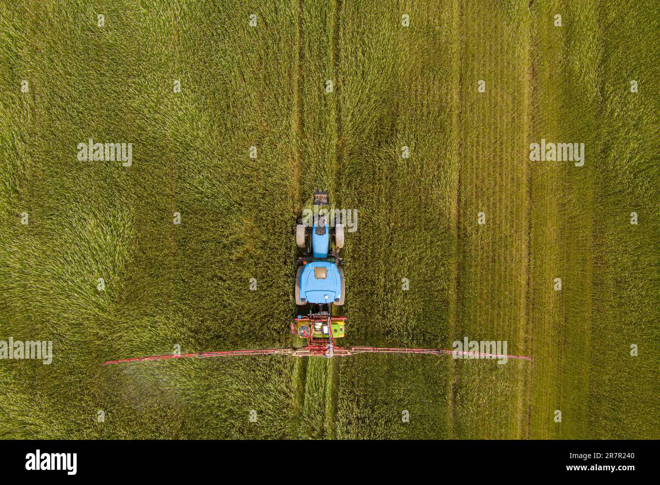 Drone crop spraying hi-res stock photography and images - Alamy