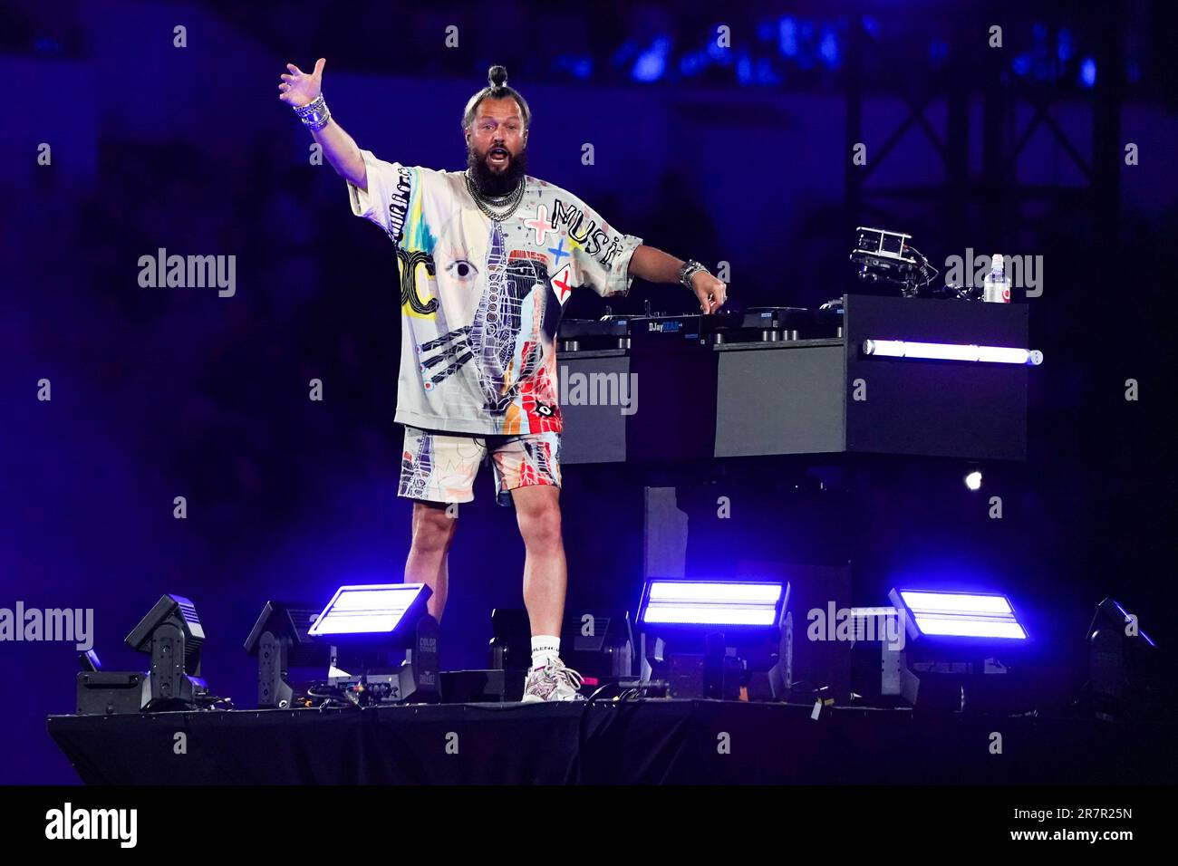 EINDHOVEN, NEDERLAND - 16 JUNI - DJ La Fuente tijdens de aftrap van ...