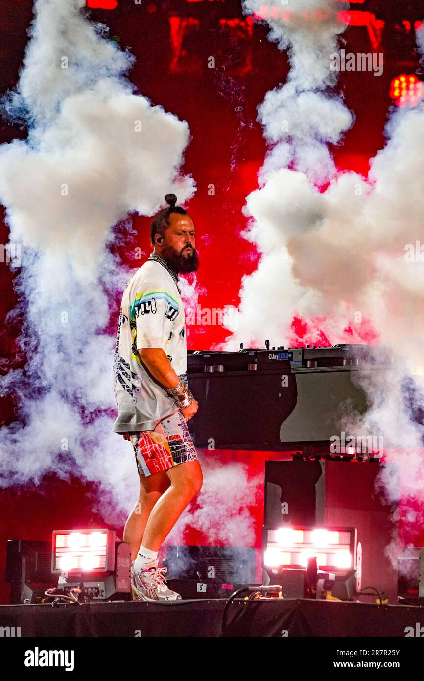 EINDHOVEN, NEDERLAND - 16 JUNI - DJ La Fuente tijdens de aftrap van ...