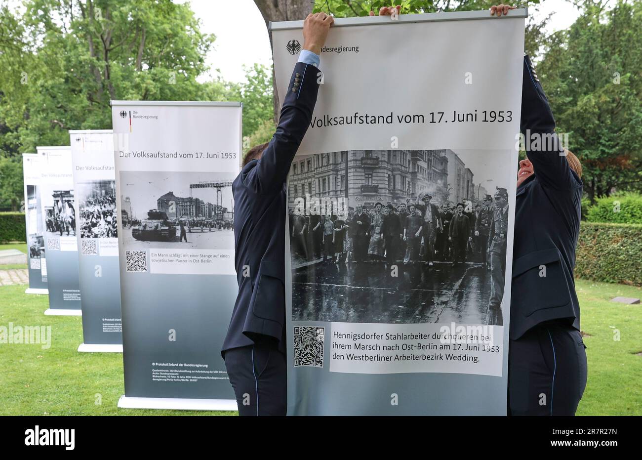 Soviet police and tanks june 17 hi-res stock photography and images - Alamy