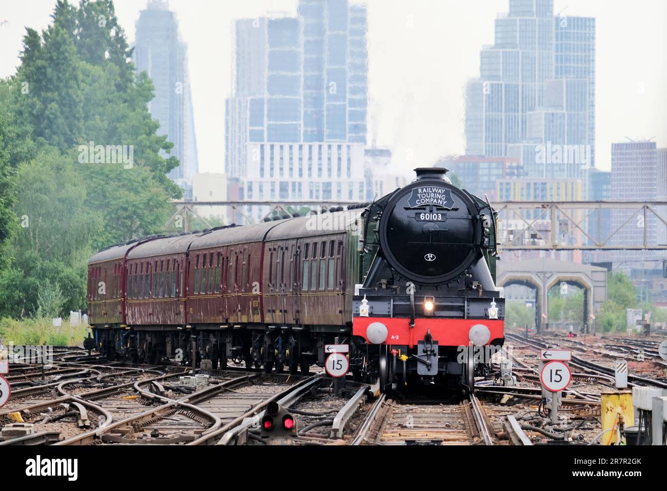 London, UK. 17th June, 2023. The Flying Scotsman locomotive passes ...