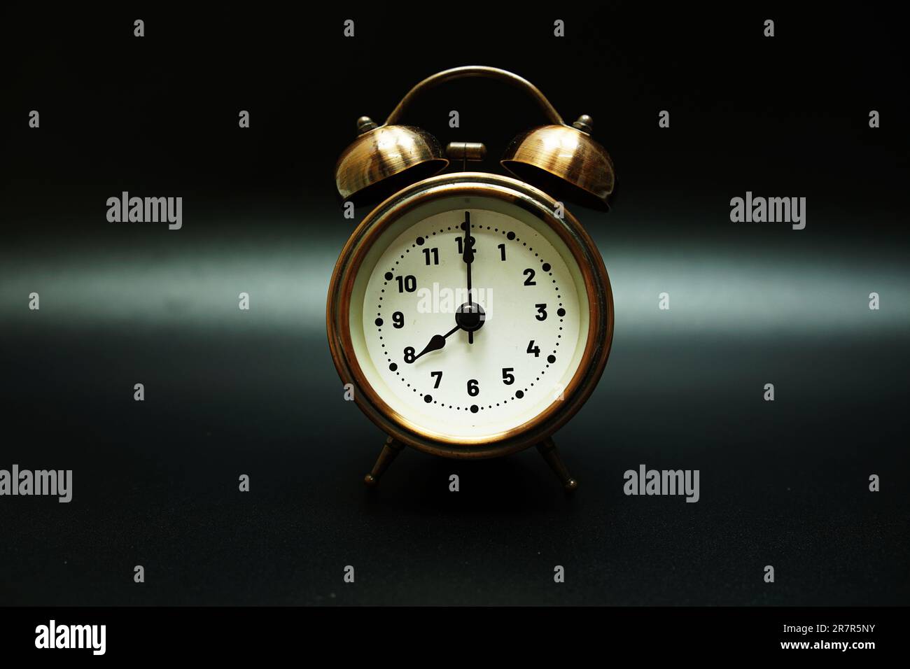 Analog clock 8 pm hi-res stock photography and images - Alamy
