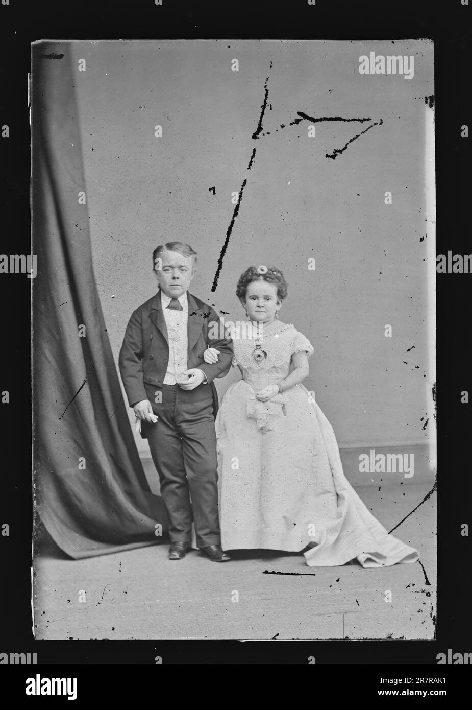G.W.M. Nutt and Minnie Warren c. 1860-1870 Stock Photo - Alamy