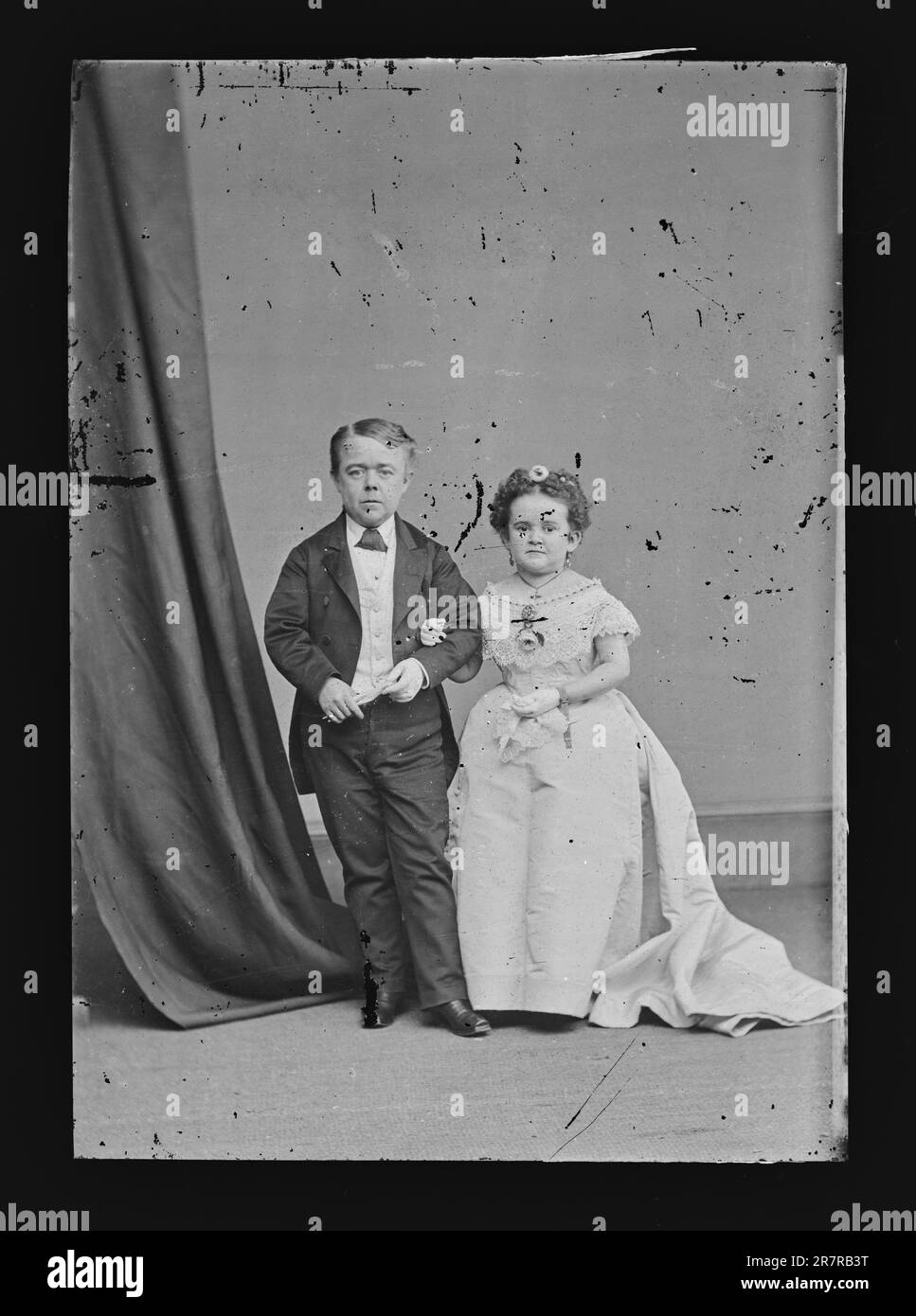 G.W.M. Nutt and Minnie Warren c. 1860-1870 Stock Photo - Alamy
