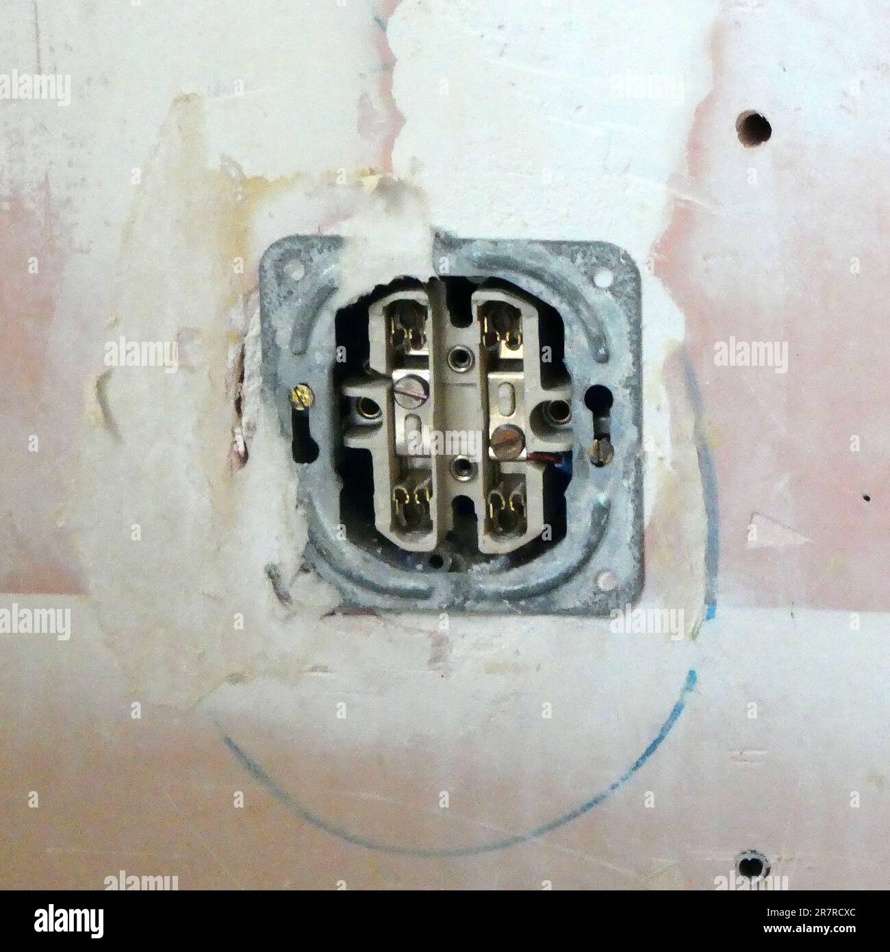 Open wiring hi-res stock photography and images - Alamy