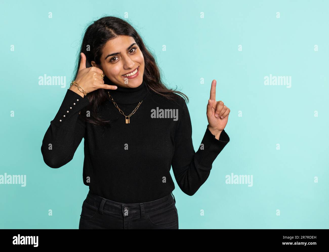 Hey call back indian woman hi-res stock photography and images - Alamy