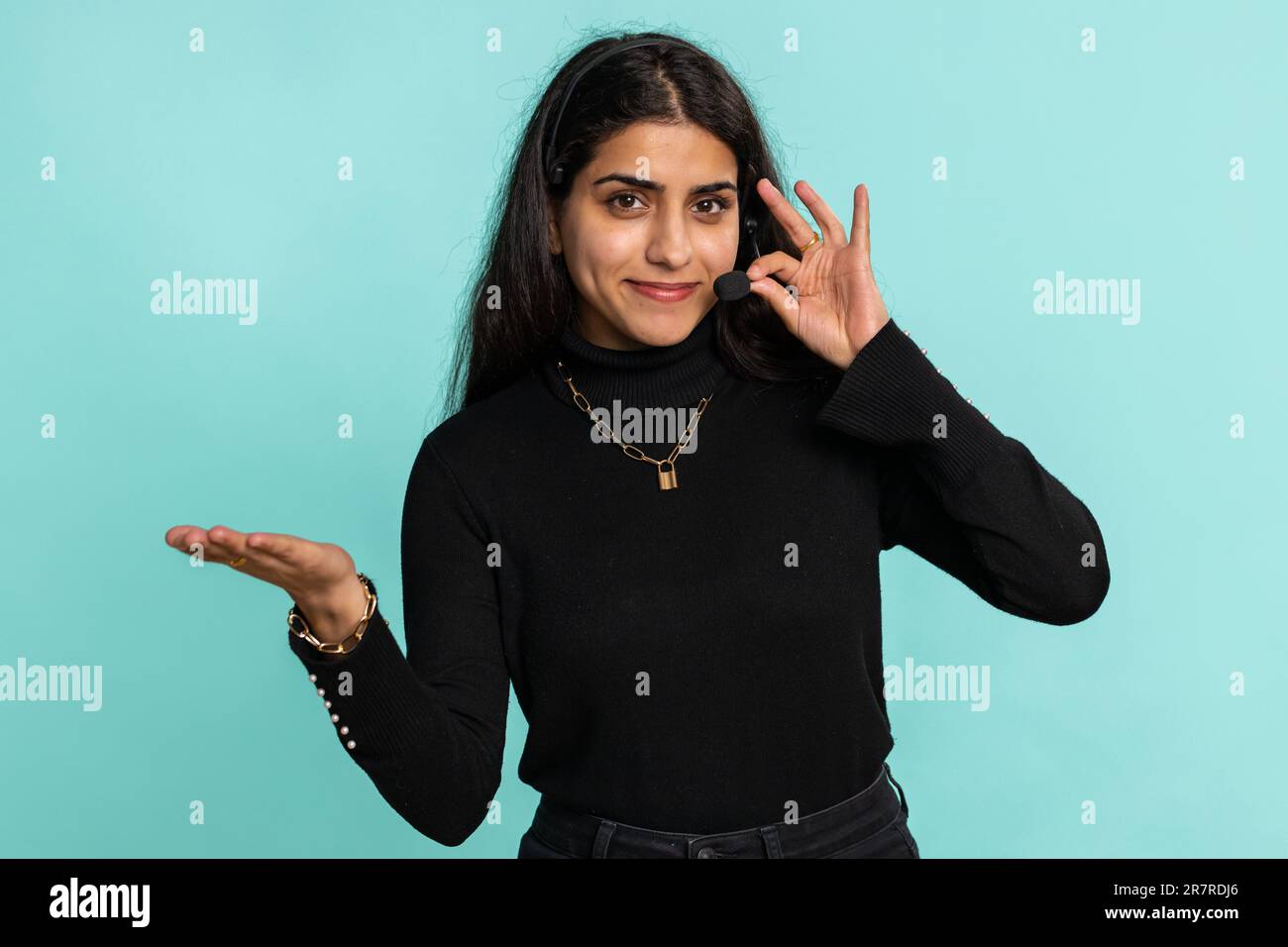 Indian girl work call center hi-res stock photography and images - Alamy