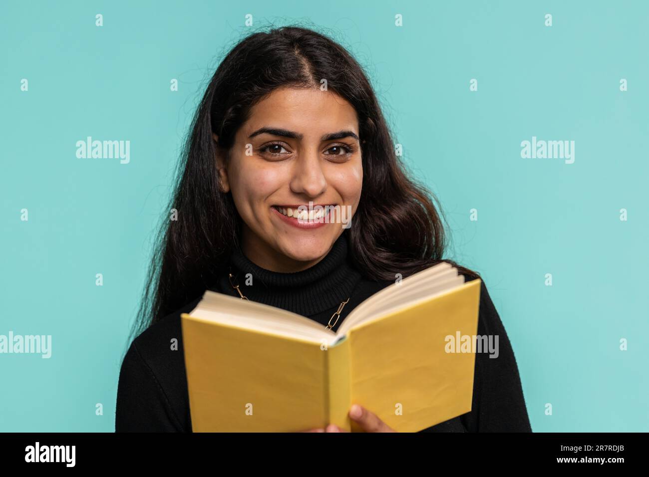 Indian college girl study library hi-res stock photography and images ...
