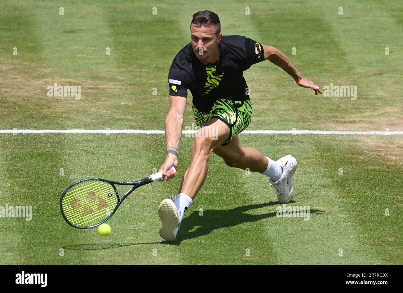 Marton fucsovics in aktion hi-res stock photography and images - Alamy