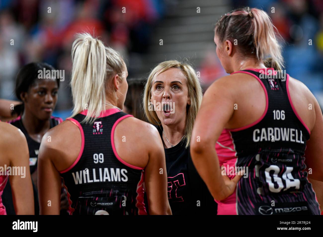 Super netball rondoni thunderbirds immagini e fotografie stock ad alta ...